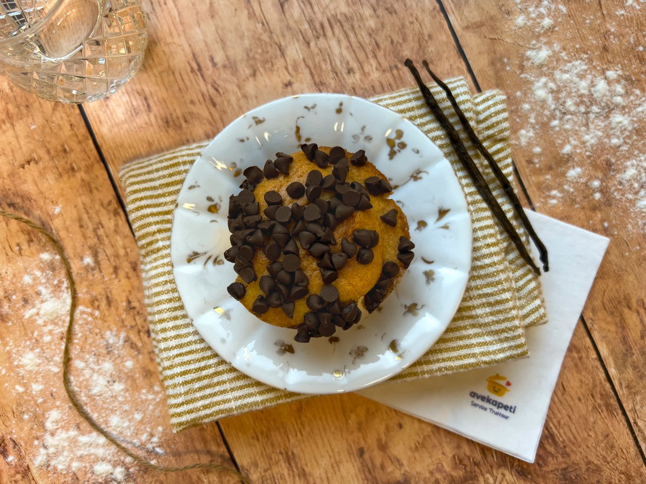 Gâteau renversé aux poires et ganache au chocolat blanc fait maison ...