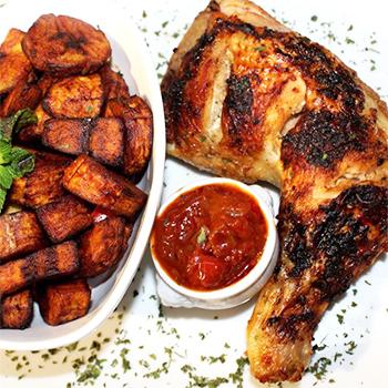 Poulet braisé, riz et alloco | Avekapeti