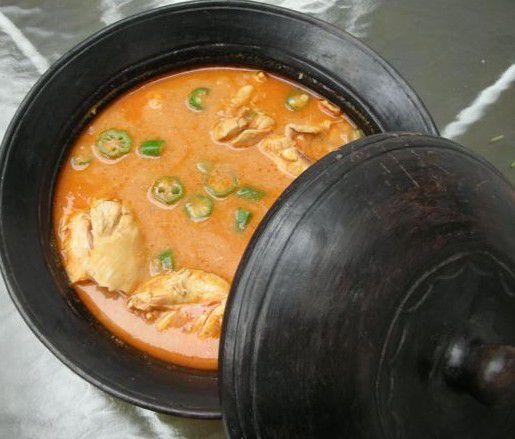 Maffé de poulet, riz et alloco ~ Tarte au coco | Avekapeti