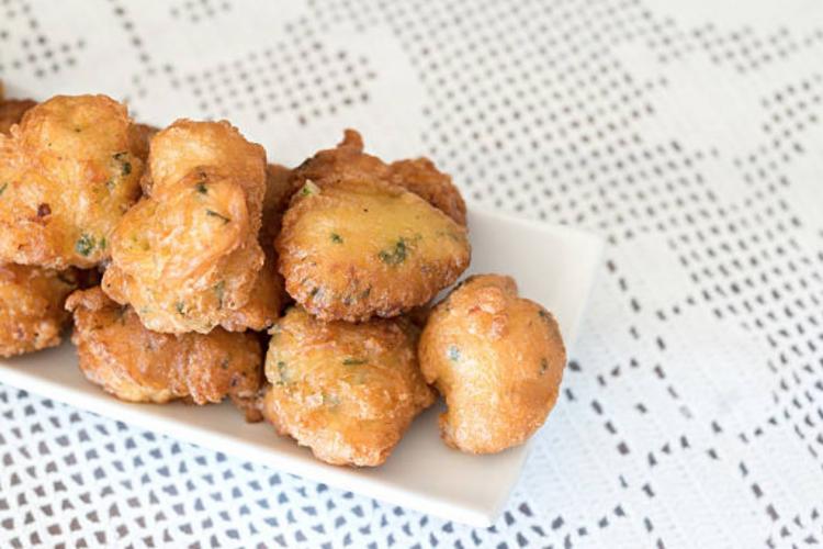 Acras de morue ~ Colombo de cabri & riz | Avekapeti