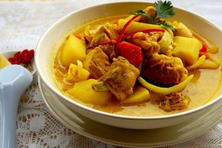 Cà ri gà (Poulet au curry à la vietnamienne) & Ananas roti | Avekapeti