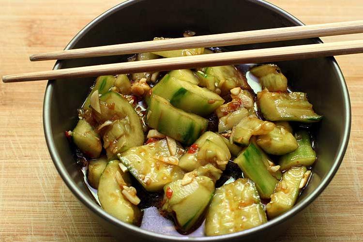 Salade de concombres chinoise ~ Nouilles sautées aux légumes | Avekapeti